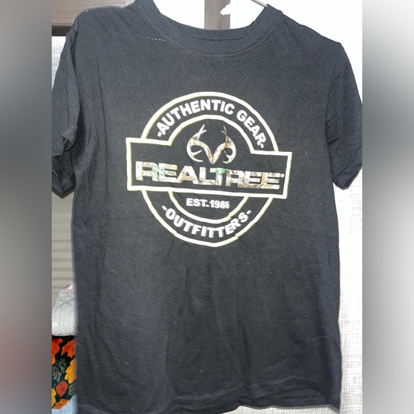 Realtree | Tops | Vintage Realtree Black And Yellow Logo Tshirt | Poshmark